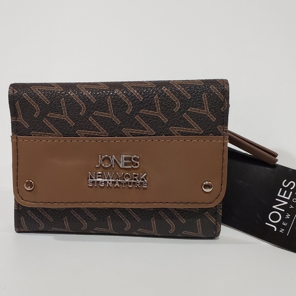 Jones New York | Bags | Jones New York Wallet | Poshmark